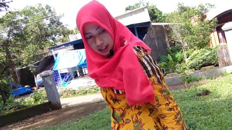 Model Pembelajaran Sentra Bahan Alam Cair Tema Alam Semesta Sub Tema