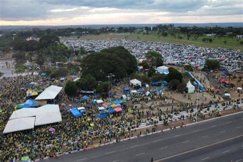 Domingo Registrou Grande Mobilização Em Frente A Qg Do Exército Em