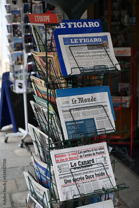 Ajaccio France 29 septembre 2022 Journaux français sur le