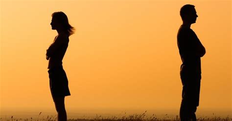 Chia Tay Vợ Bị Chồng đòi Quà Mới Trả Lại Giấy Tờ Tùy Thân Tuổi