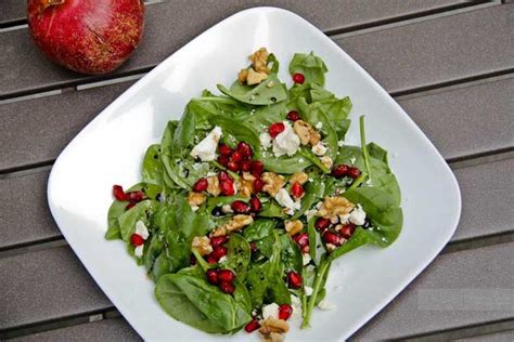 طرز تهیه سالاد اسفناج و انار گروه صنایع غذایی بشارت