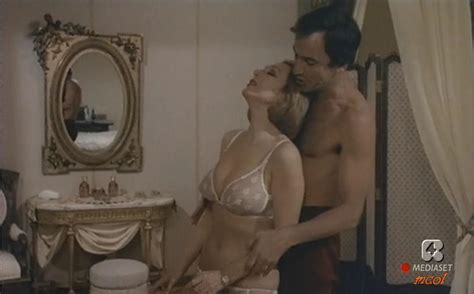 Naked Esperanza Roy In Es Pecado Pero Me Gusta
