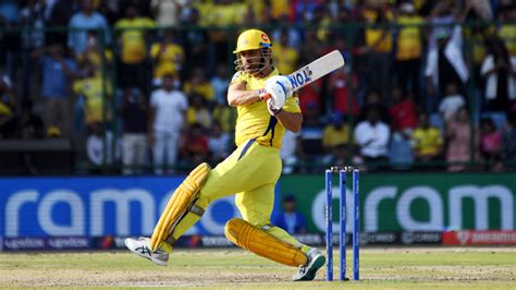 Csk Bowling Coach Dwayne Bravo Drops Major Update On Ms Dhonis Ipl