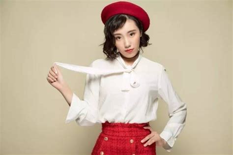 正面光人像摄影顶光人像正面光图片大山谷图库