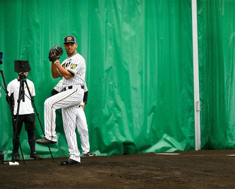 【阪神】新助っ投ゲラが初ブルペン クイックに「背番号と同じで問題ゼロです」 プロ野球写真ニュース 日刊スポーツ