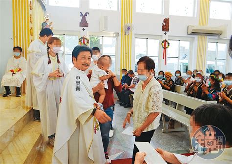 鹹濕神父拍淫片3神父抱怨薪水不夠花 她大方金援成變相包養 鏡週刊 Mirror Media