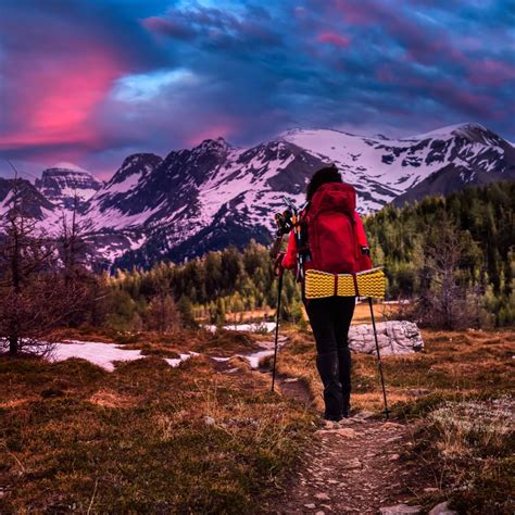 What To Wear Hiking Best Outfits For Men And Women In 2025