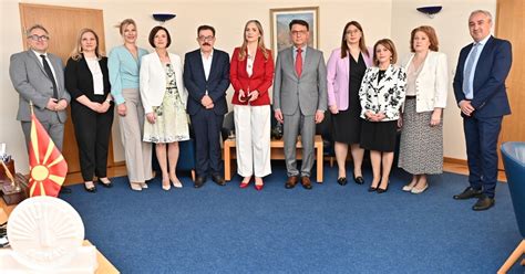 Народна 🎉 Почит за посветеноста и придонесот Гувернерот на Народната банка Трајко Славески