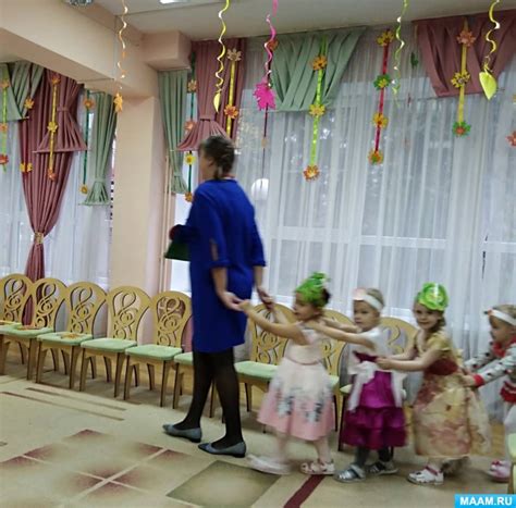 Утренник в младшей группе «День рождения Осени 6 фото Воспитателям