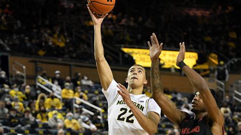 Caleb Houstan Shakes Slump In Michigan Wolverines Basketballs Victory