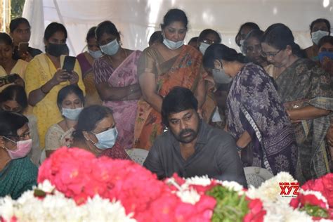 Chiranjeevi Venkatesh Pawan Kalyan And Other Celebs Pay Final Respect
