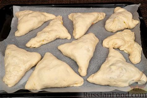 Рецепт: Дрожжевые пирожки на кефире, с капустой и яйцами (в духовке) на ...