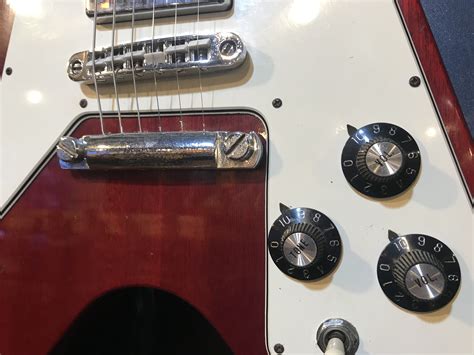 Class101 프로 기타리스트 윤두병에게 배우는 실전 락기타 일렉트릭 기타 입문 기초 테크닉