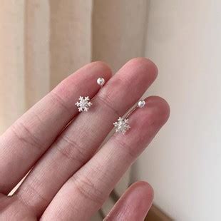 新款时尚雪花耳钉螺丝拧弯钩女款秋冬轻奢小众设计感时尚耳环高级 阿里巴巴