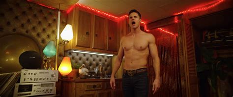 AusCAPS Robbie Amell Shirtless In The Babysitter Killer Queen