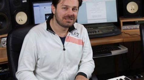 Amil Lojo Najavljuje Tužbu Cazinnet