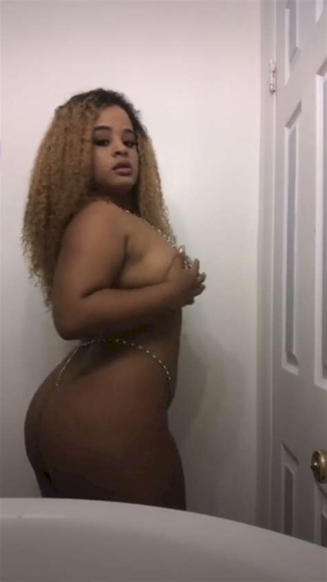 Deja Shesfreaky