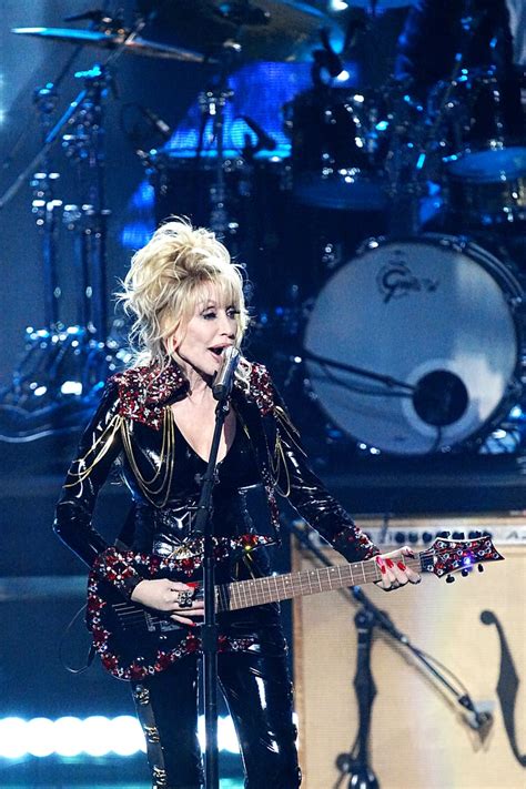 Why Dolly Parton Wears Nude Fingerless Gloves PS Fashion
