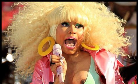 Nicki Minaj Says Good Morning America With Her Boobs Pics