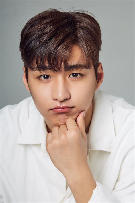 Kim Hyun Jong Eks ROMEO Resmi Bergabung Sebagai Anggota KNK