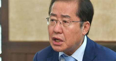 트럼프 취임식 왜 호텔서 봤나…홍준표 차기 대선후보인데 굳이