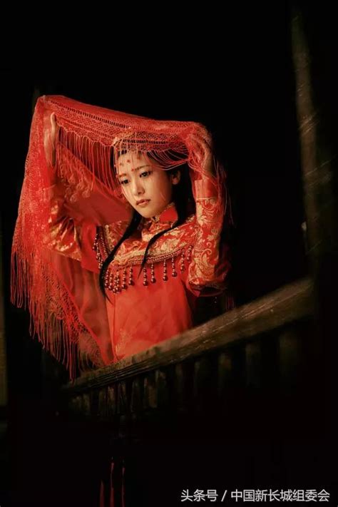 中國新娘結婚為什麼要蓋紅蓋頭？ 每日頭條