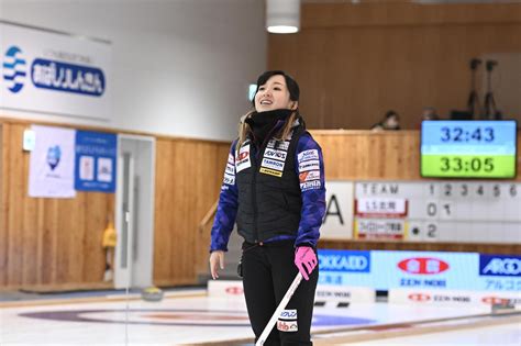 【カーリング】ロコ・ソラーレ藤沢五月「転ばないように意識した」第6eにはスーパーショットも スポーツ写真ニュース 日刊スポーツ
