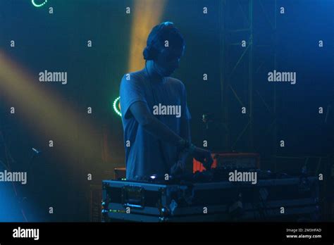 SXSW Totally Enormous Extinct Dinosaurs In Concert Stock Photo Alamy