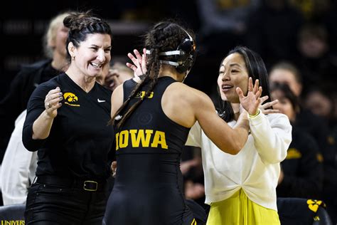 Iowa Womens Wrestler Lilly Luft Stepping Up In First Year The Daily