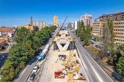 OBRAS DO METRO OBRIGAM A CORTE NA RUA FONTE DOS ARREPENDIDOS O Gaiense