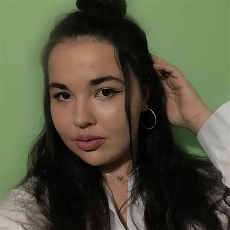 Nataliaaaaaalialia On Threads