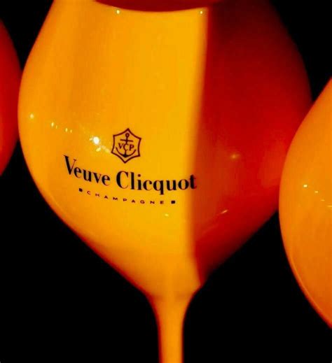 2 X Veuve Clicquot Champagne Xl X 2 Extra Large Yellow Poolside Acrylic