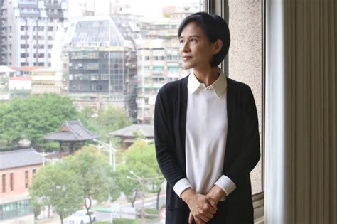 鄭麗君：完美兼顧太沉重，要讓每個人在職場與親職裡自由 《世界走走》