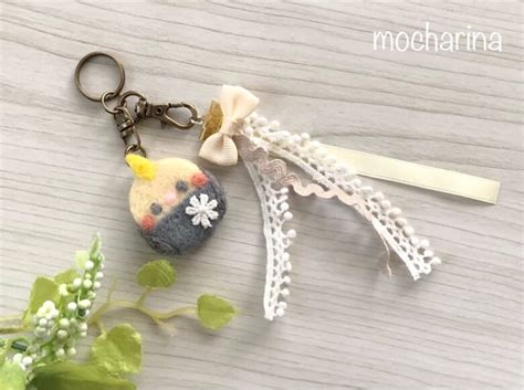 レース金具で可愛く簡単に！リボンやレースを使ったキーホルダーの作り方 Mocharina＊布あそび