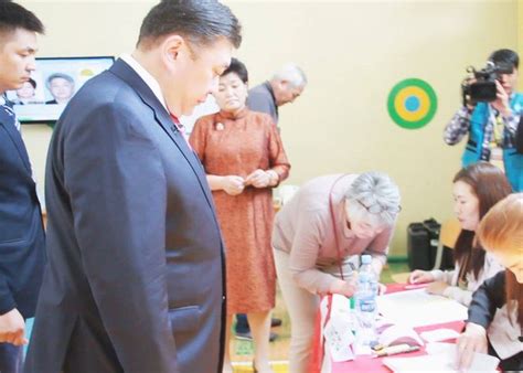 МАН ын дарга М Энхболд саналаа өглөө