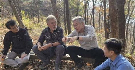 文과 영축산 오른 김의겸 의미심장 글 “지금 시국 헤쳐가려면”