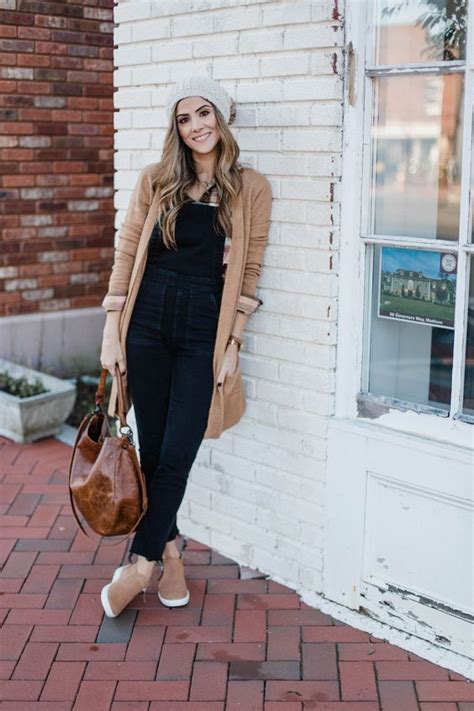 Tênis nude moda e conforto em looks estilosos Crescendo aos Poucos Nude outfits Sneaker