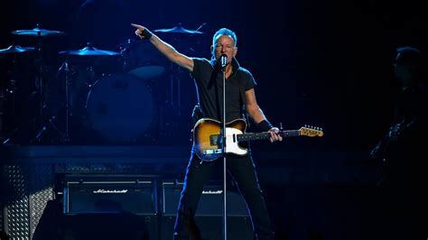 Bruce Springsteen Inicia Su Nueva Gira Mundial Con Un Concierto Monumental
