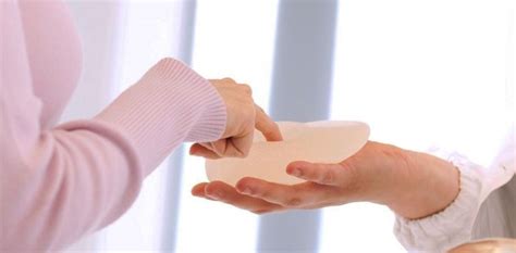 How To Choose The Perfect Breast Implant Size