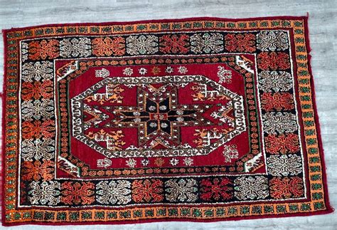 The Ultimate Guide To Vintage And Handmade Rugs Styles Origins And Buyin