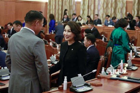 Б Баярсайхан гишүүн ҮХӨ ийн өмнө хүүхдийн эрх ярьж попров Eguur Mn