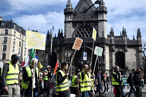 Baton Wielding Police Batter French Yellow Vest Protesters As Violence