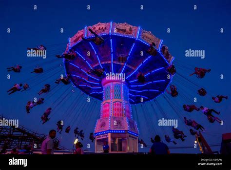 Playland Vancouver Canada Hi Res Stock Photography And Images Alamy