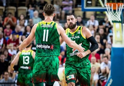 组图世预赛场的nba众星 字母哥约老师东契奇领衔 搜狐大视野 搜狐新闻