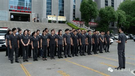 奔驰路虎换着开却死赖着不还钱？法院强制执行进行使用人行动