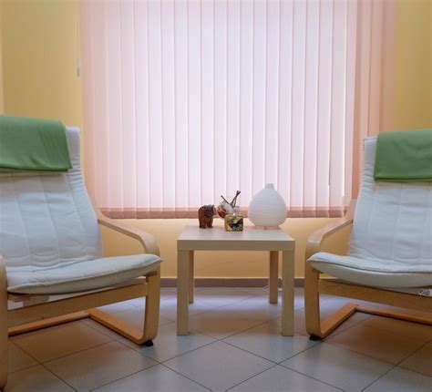 ЗА ЕКИПИ НА КОНСУЛТАТИВНИ ЦЕНТРОВЕ в сфера на социална работа предоставящи услуги за деца и