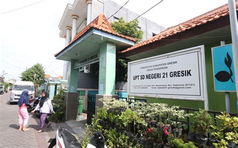 Selain Tarik Uang Rekreasi SDN 21 Gresik Juga Pungut Uang Bulanan