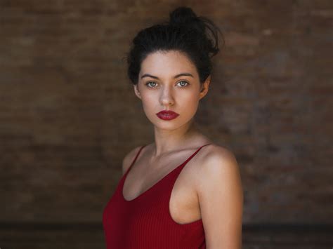 Download Wallpaper Face Background Model Hair Claudia Section Girls In Resolution 800x600