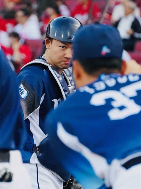 埼玉西武ライオンズ On Twitter 盗塁阻止でも 隅田知一郎 投手の立ち上がりをサポートする 古賀悠斗 選手！ ベンチにいる