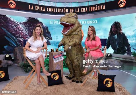 Telemundo Morning Show Photos And Premium High Res Pictures Getty Images
